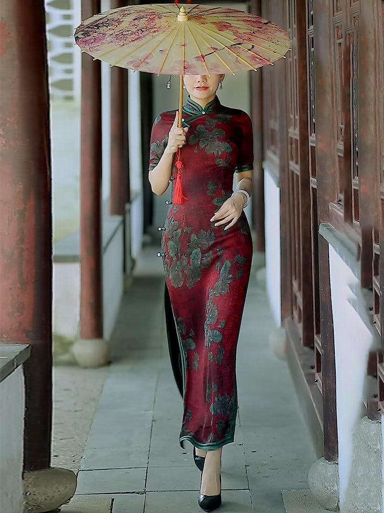 Chinese cheongsam dress. Modern Qipao. Traditional Qipao dress ...