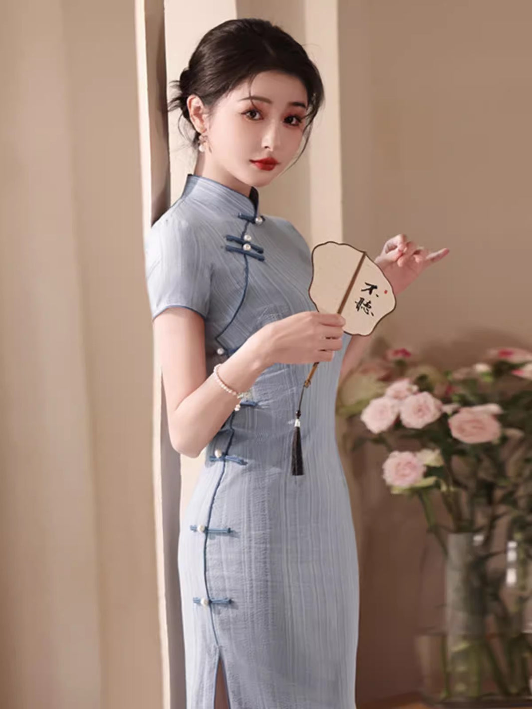 Chinese cheongsam dress. Modern Qipao. Traditional Qipao dress ...