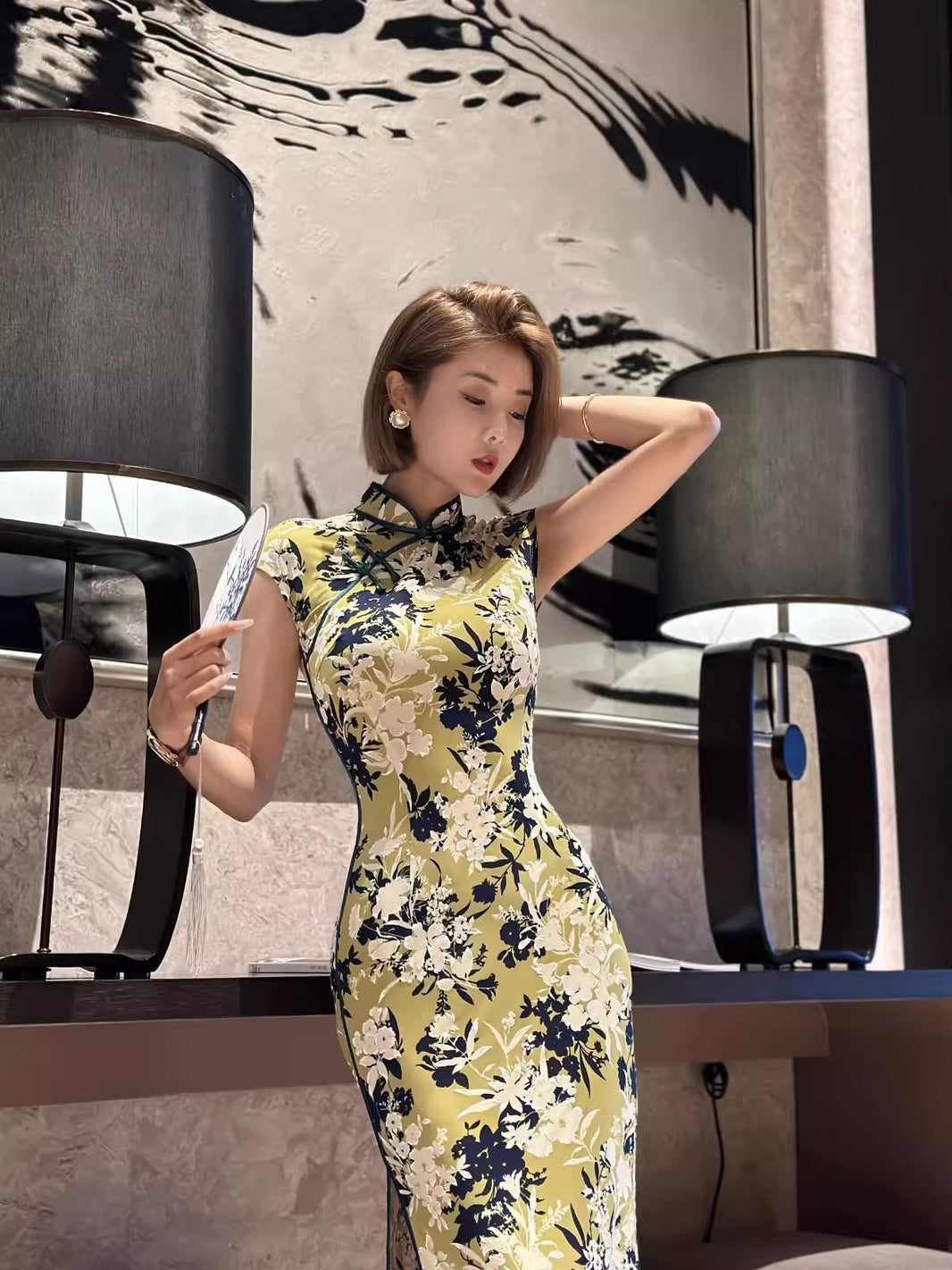 Chinese cheongsam dress. Modern Qipao. Traditional Qipao dress ...