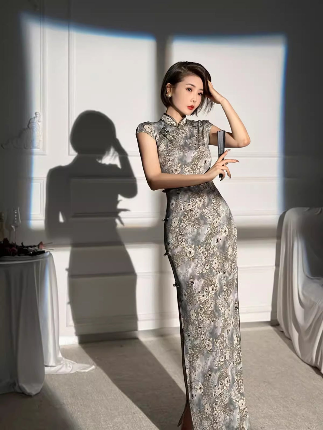 Chinese cheongsam dress. Modern Qipao. Traditional Qipao dress ...
